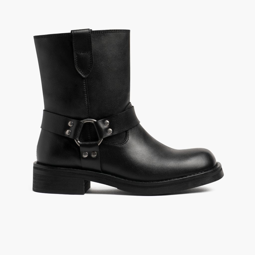 Women's Outlaw O-Ring Pull-On Boot In Black Leather - Thursday